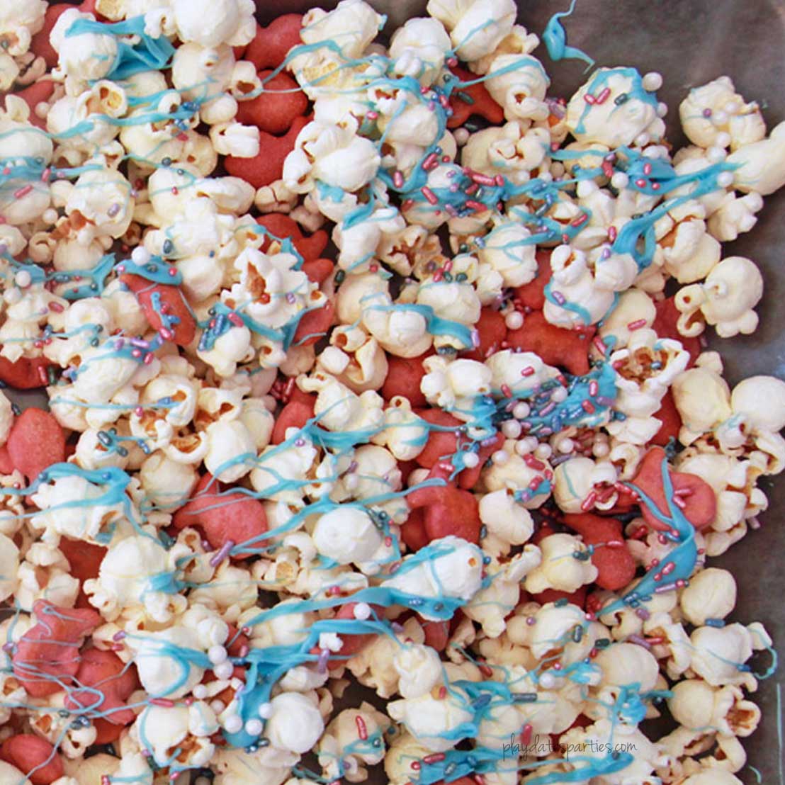 Feed a Crowd in 10 Minutes with Sweet & Sparkly Mermaid Munch