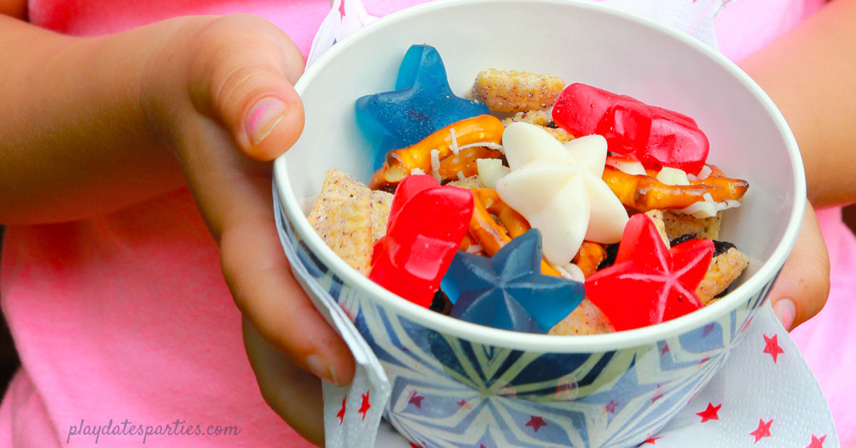 Easy Patriotic Snack Mix