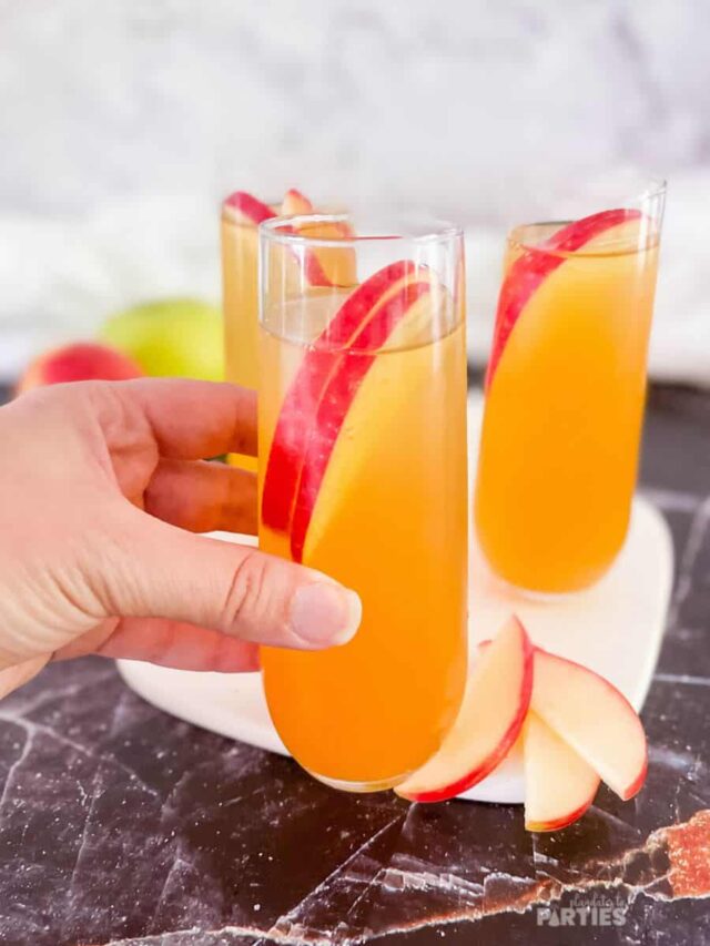 How to Make Apple Cider Mimosas - Playdates to Parties