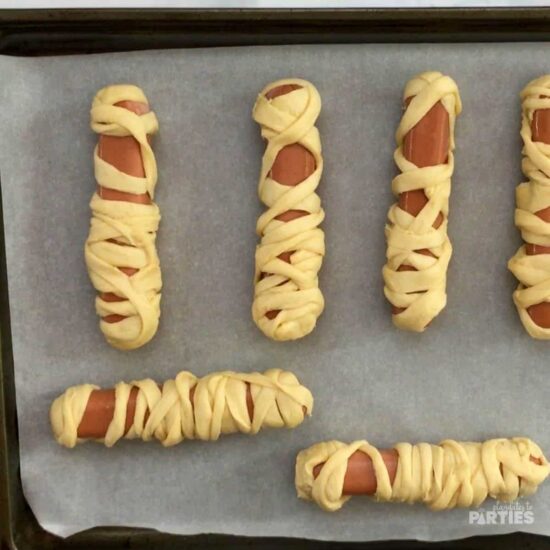 Easy Mummy Dogs for Halloween